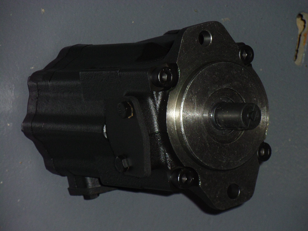 PUMP,DOUBLE VOLUME FIXED 21/16GPM (D) | Milacron eStore
