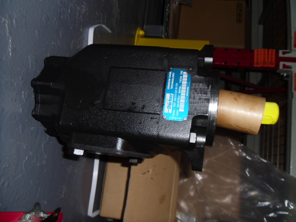 PUMP,DOUBLE VOLUME FIXED 56/21GPM (D) | Milacron eStore