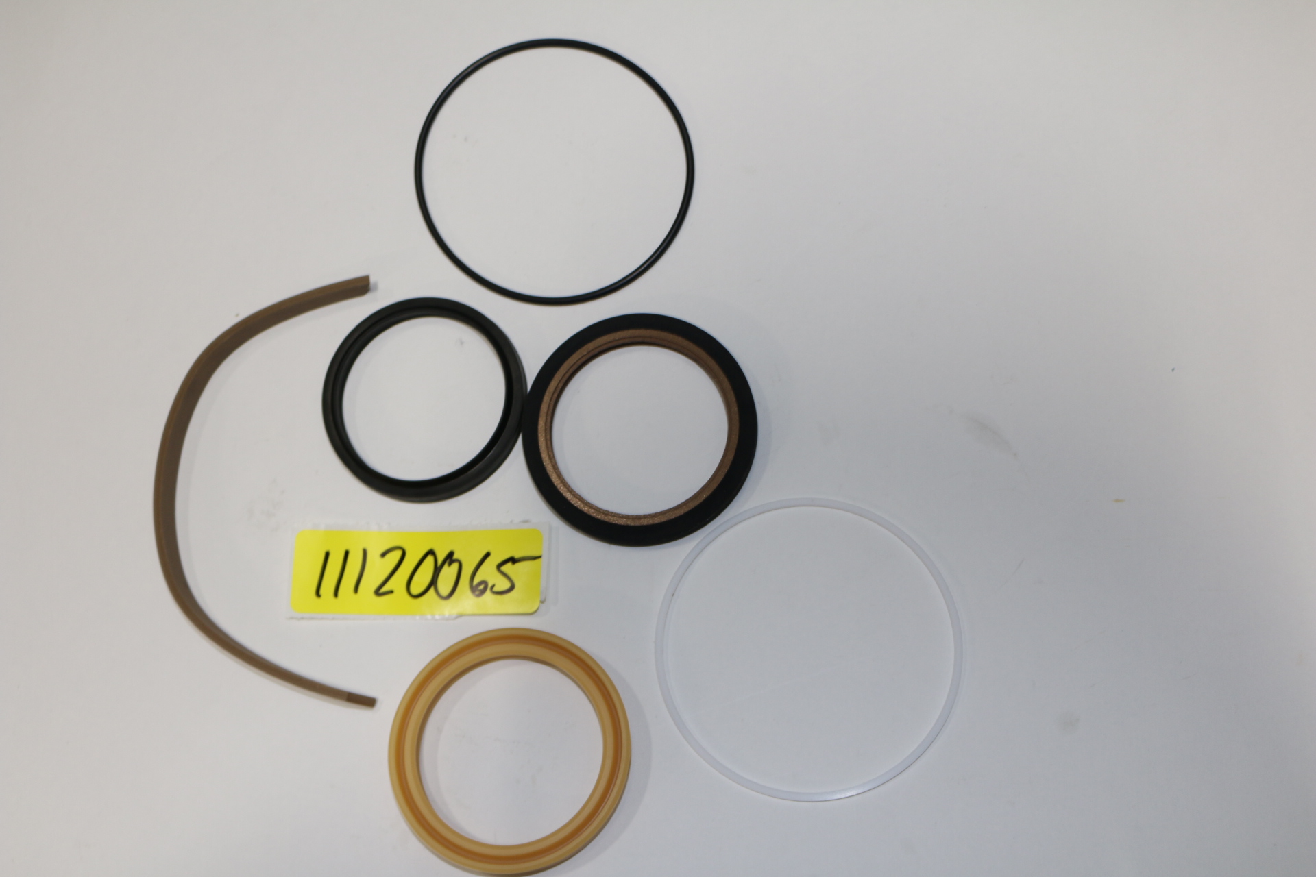 SEAL KIT,CYLINDER 2.12R ROD | Milacron eStore