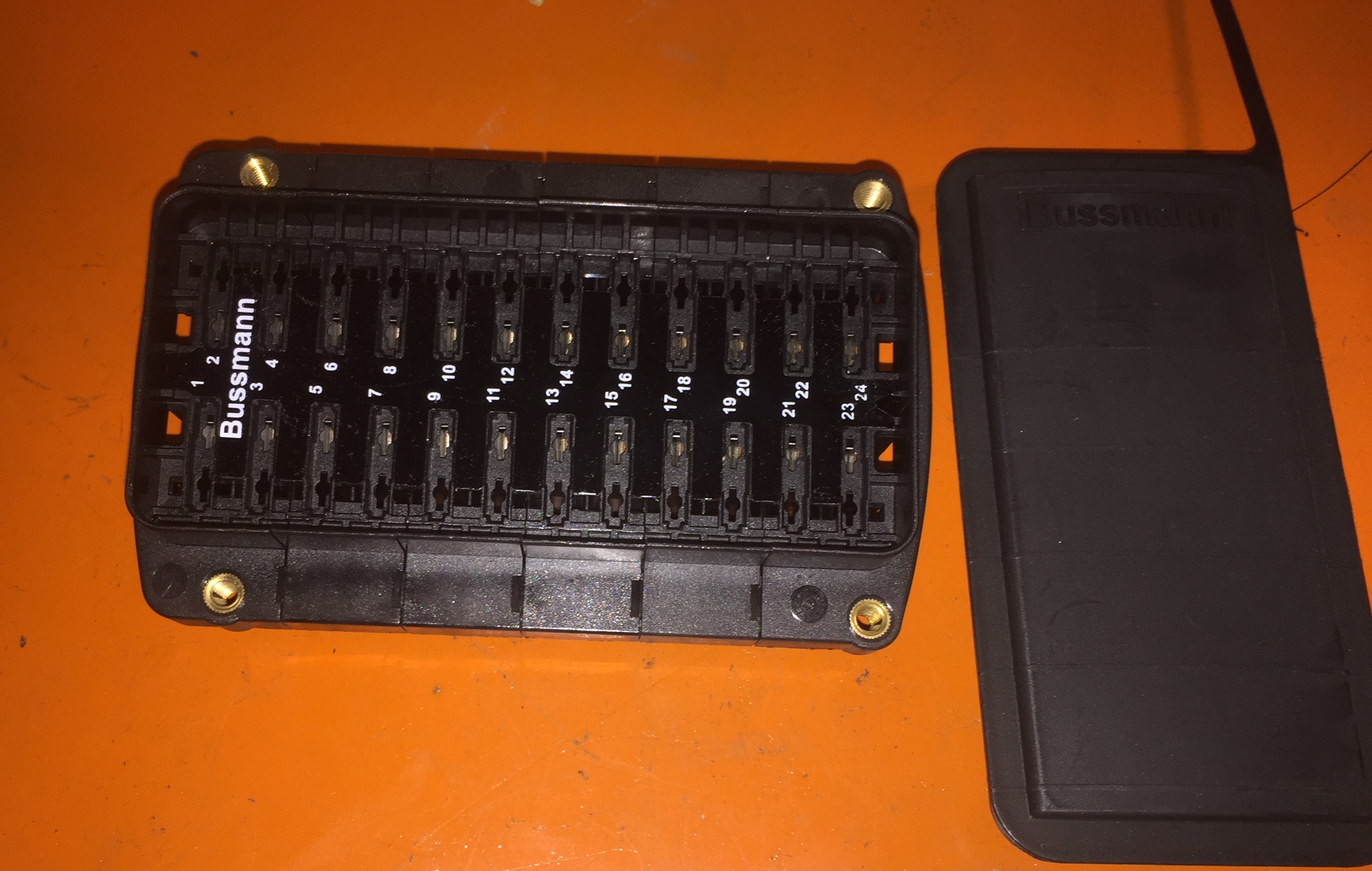 BLOCK, REAR TERMINAL 24 ATC FUSE BOX W/ COVER | TICO eStore
