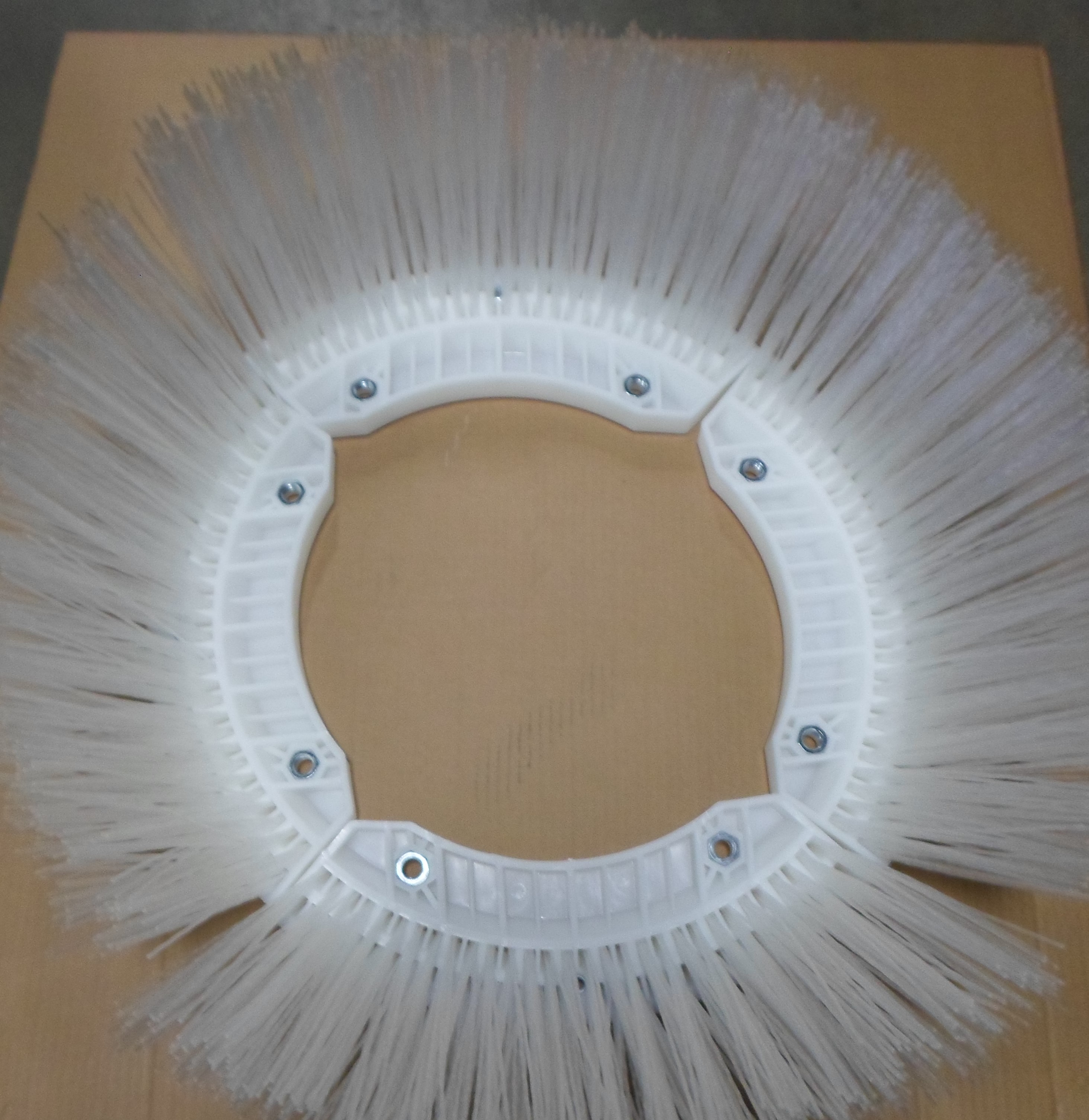 BROOM, 22'' 4 SEGMENT POLY | Schwarze eStore