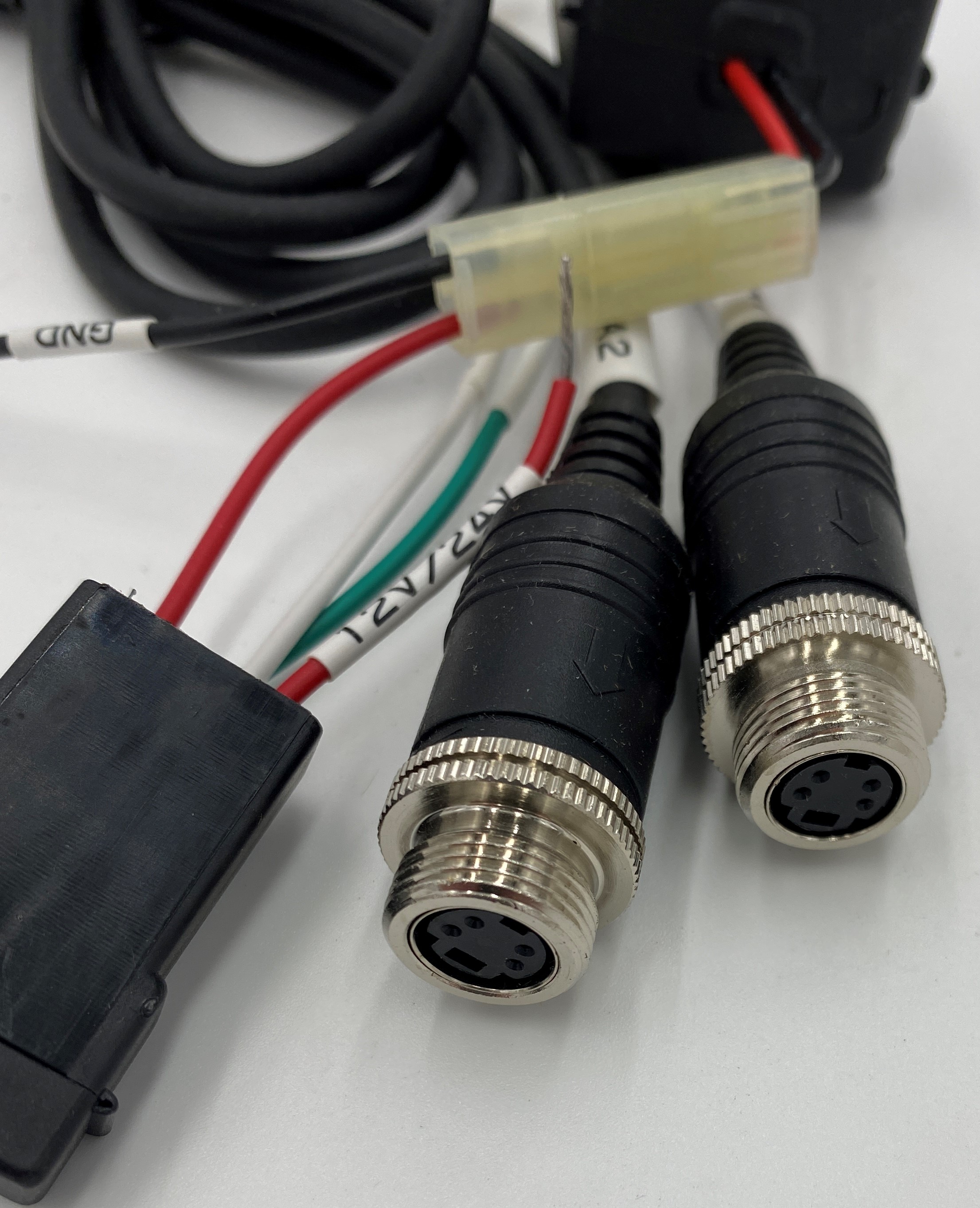 2 CAMERA POWER HARNESS | Schwarze eStore