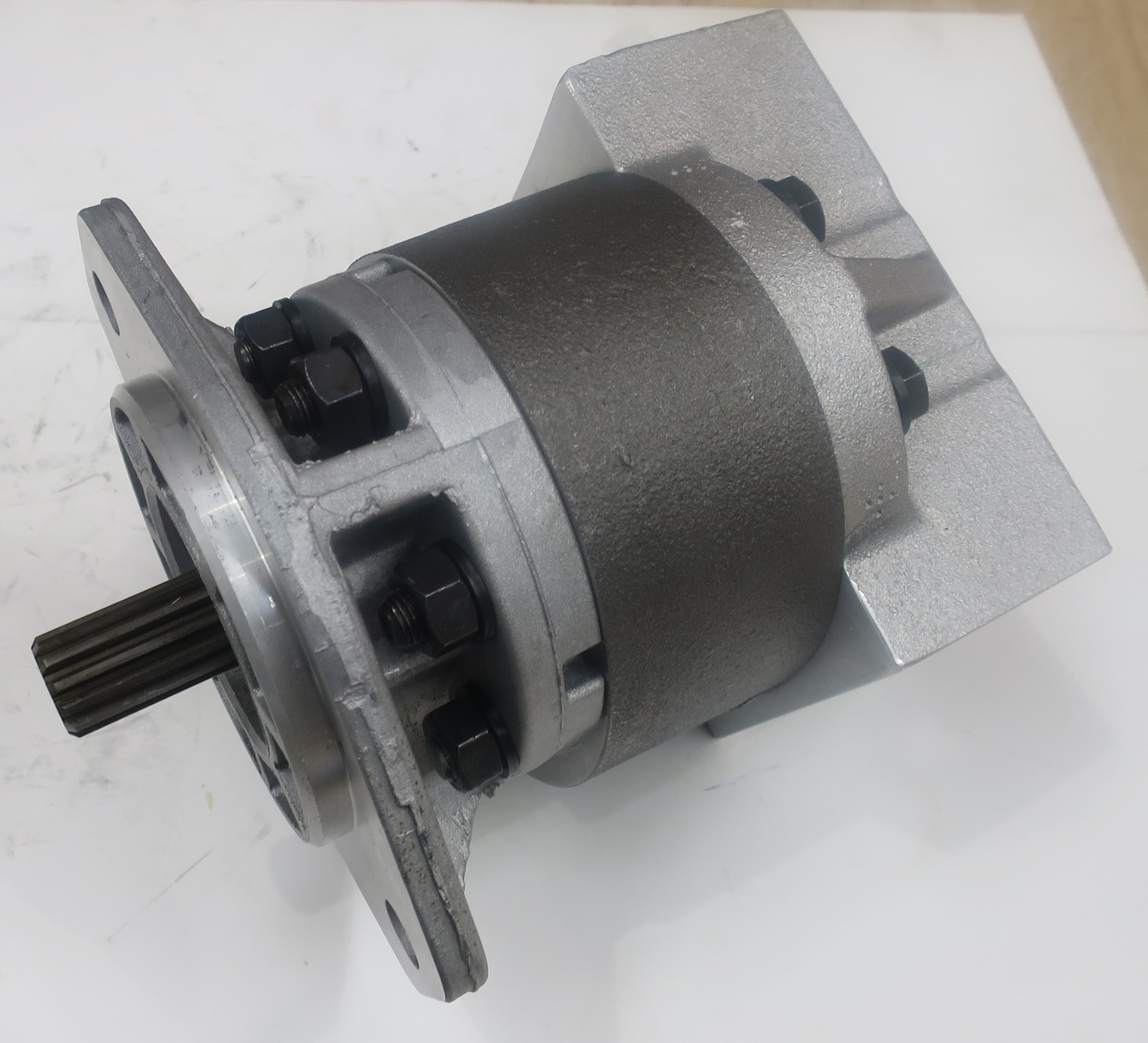 PUMP, HYDRAULIC WITH REARPORTS | REV Parts Store