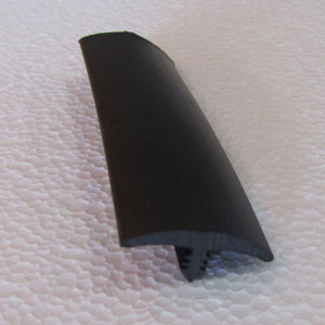MLDG-T 1 X 3/8 BULL NOSE BLK | REV Parts Store