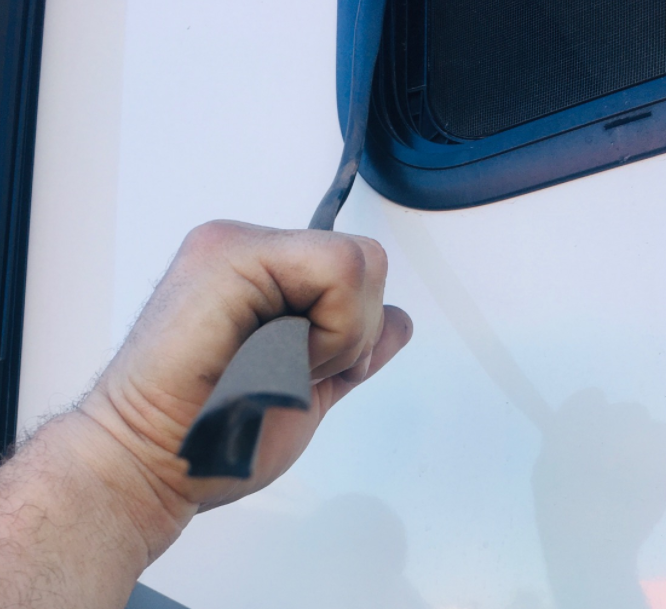 CORNER SEAL ON HEHR STATIONARY WINDOW | REV Parts Store
